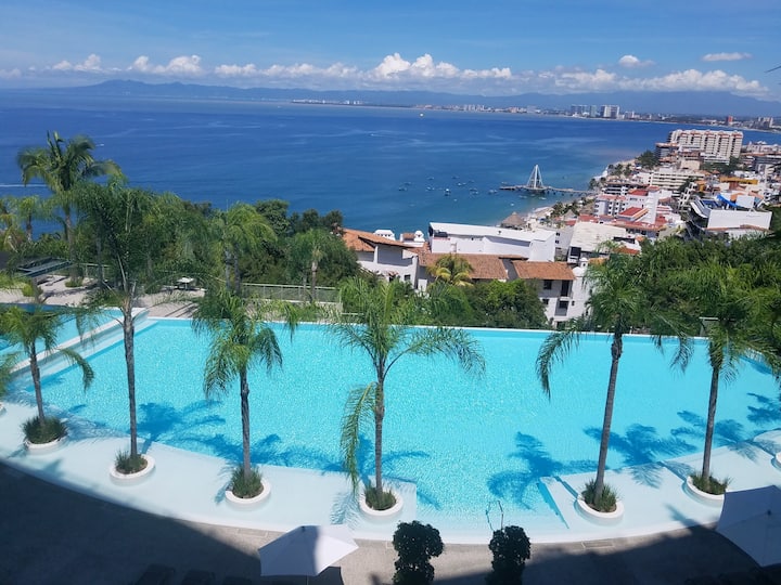 Luxury Paramount Bay 406 B Condo - Conchas Chinas