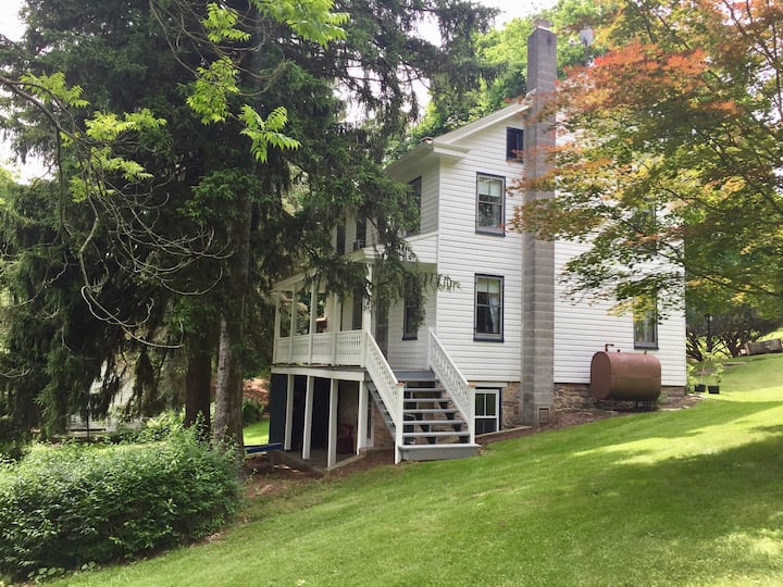 Farm Retreat: 3-bedroom, 1 Full Bath - Marietta, PA