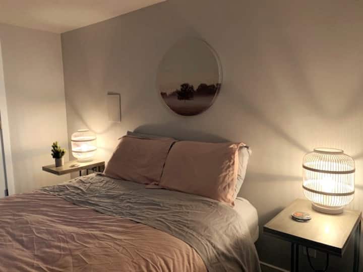 Females Only! Beautahful Room W/ Spacious Backyard - Utah