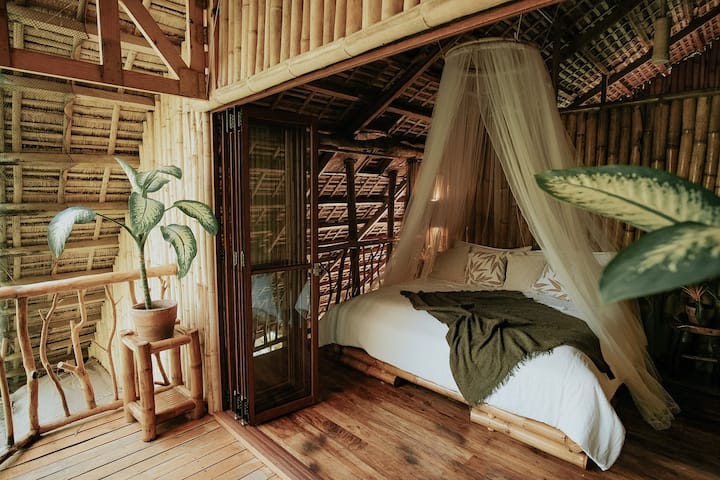 Treehouse De Valentine - Treehouses for Rent in Balamban, Central ...