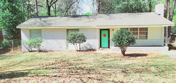 Forest Acres Retreat House 2 - Riverbanks Zoo & Garden