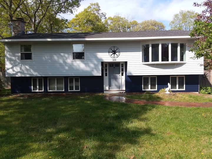 Breathe Easy, Dog Friendly, Updated, Falmouth Home - Falmouth, MA