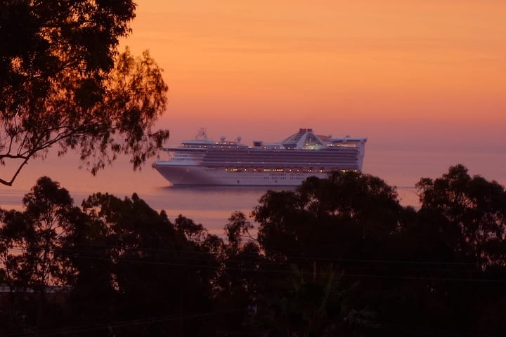Ocean View Sunrise Room - Santa Barbara, CA