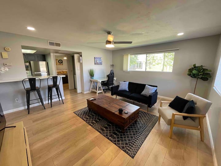 Tempe Oasis | Pool, Walk To Asu, Mill, Whole Foods - Tempe, AZ