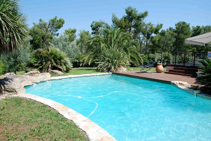 Maison De Standing Avec Jardin Entre Aix Et Cassis - Cassis