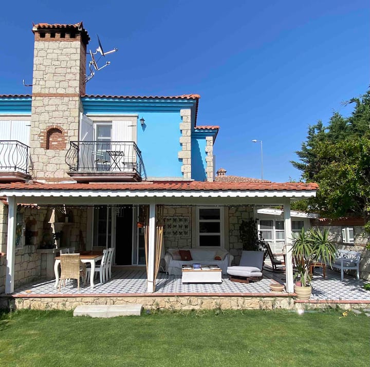 Hacimemis Central Cozy Villa With A Garden - Alaçatı