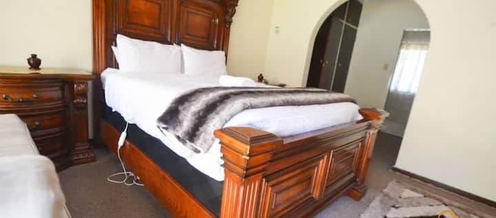 Lekoa Bed And Breakfast Home Away From Home - Vanderbijlpark