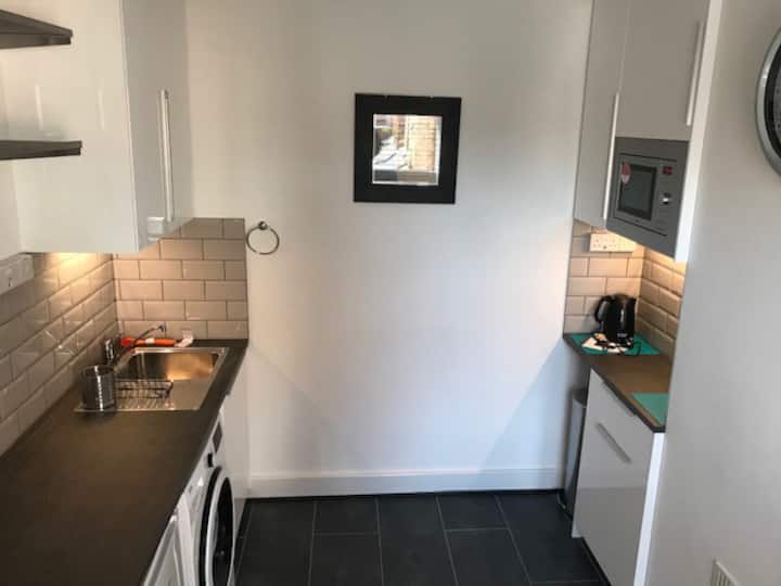 1st Floor Apartment, Designer Refurbished. - Northampton