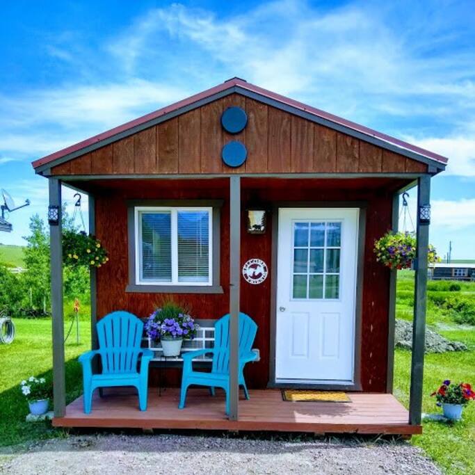 Double Dot Ranch Cabins / Two Dot Cabin - Cabins for Rent in East ...