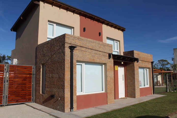 Cabañas Increibles, Pileta Y Desayuno, En Miramar - Miramar