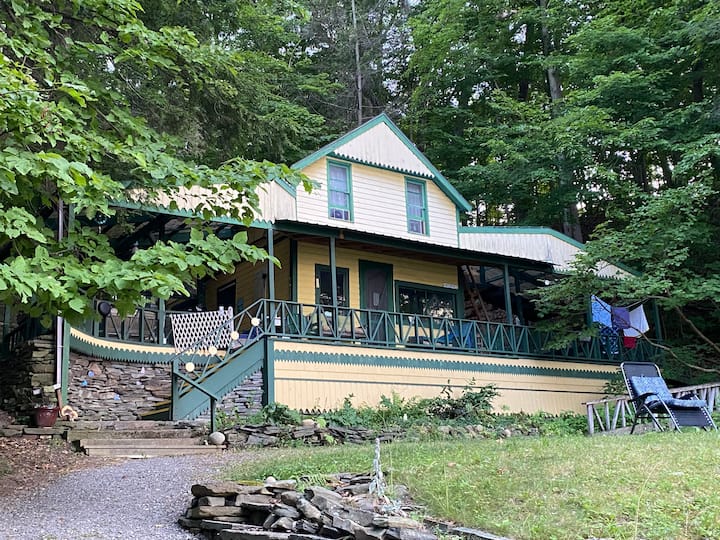 Rice Heritage Cottage, Cayuga Lakefront - Taughannock Falls State Park, Trumansburg