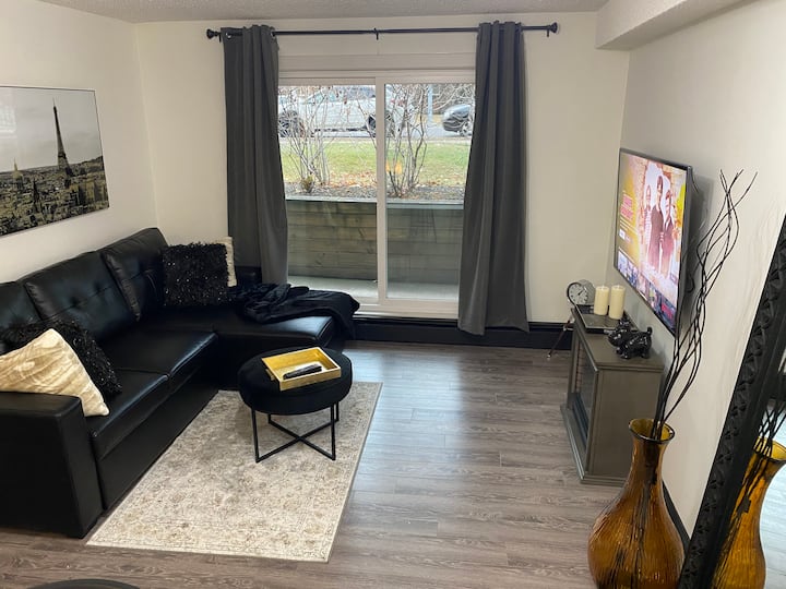 Urban Oasis: Private Condo Dt Calgary:3 Min Ctrain - Calgary