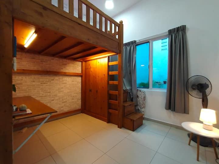 Loft Bed/homecooked Breakfast/3min Walk To Pghill - Balik Pulau