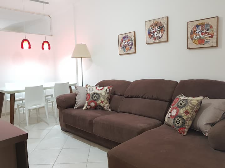 Quarto E Sala Com Ac Ao Lado Da Praia! - Santos