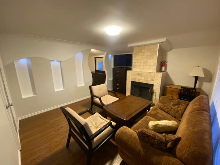 Comfy-lofty, Ample Multi Level Suit. - Saskatoon