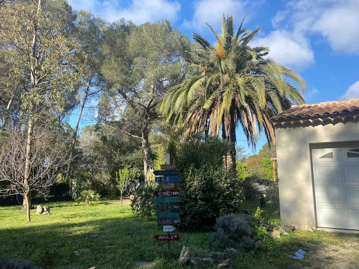 Très Joli Studio Ensoleillé Avec Piscine Partagée - Saint-Raphaël