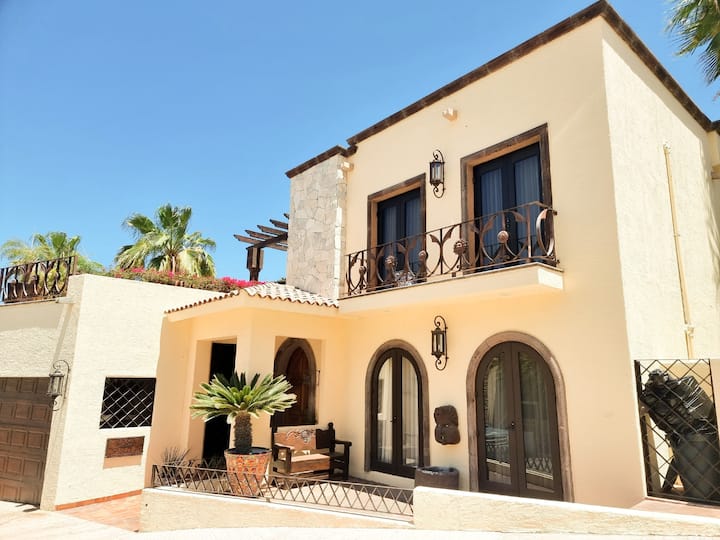 Casa Isabella 2 Blocks To Downtown @Cabo Pedregal - Cabo San Lucas