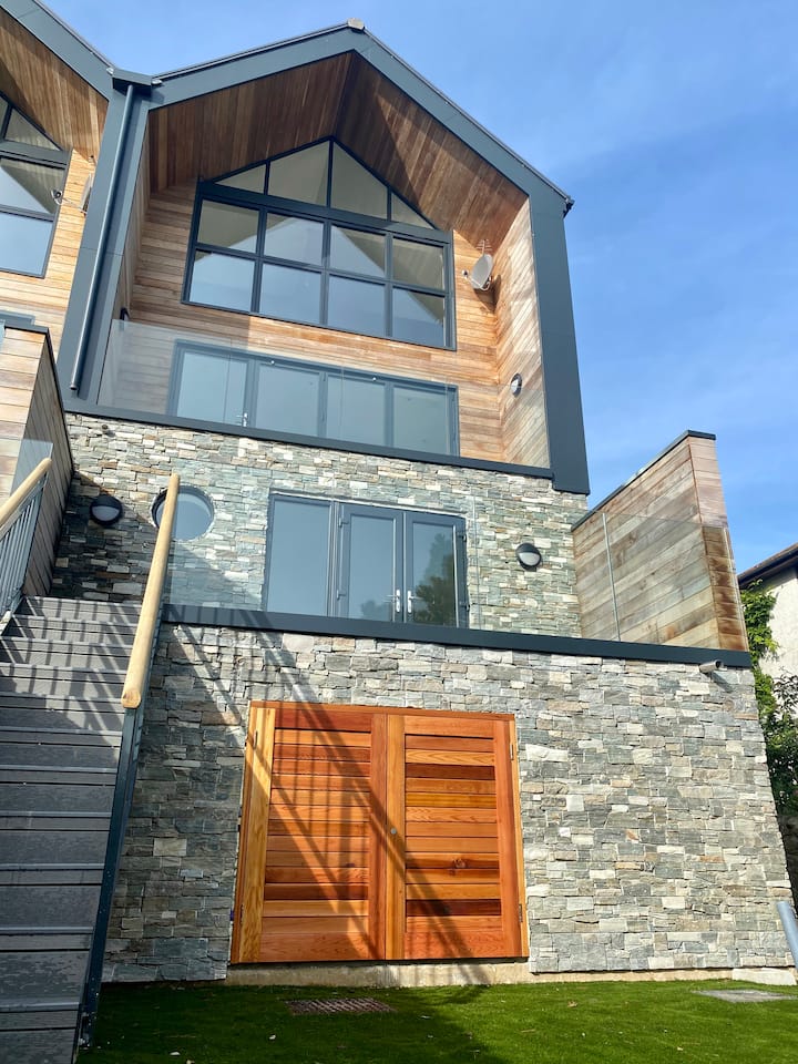 Modern, Luxurious St. Ives Beach House - Sleeps 8 - St Ives
