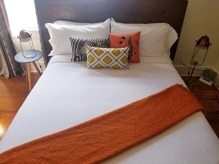 Lovely Loft In Starland With Private Entrance - Savannah, GA