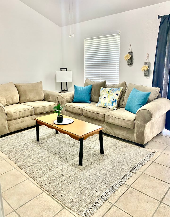 Central 3 Bd Home Near Airport And Shopping - San Antonio, TX