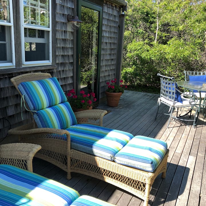 Sweet Private Cottage Nr Beach/bike/bus ~ Dogs Ok! - Nantucket, MA