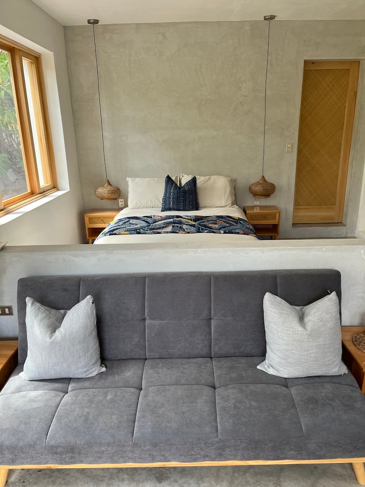 The Sweet Spot - Modern Casita In Lush Garden - Guatemala