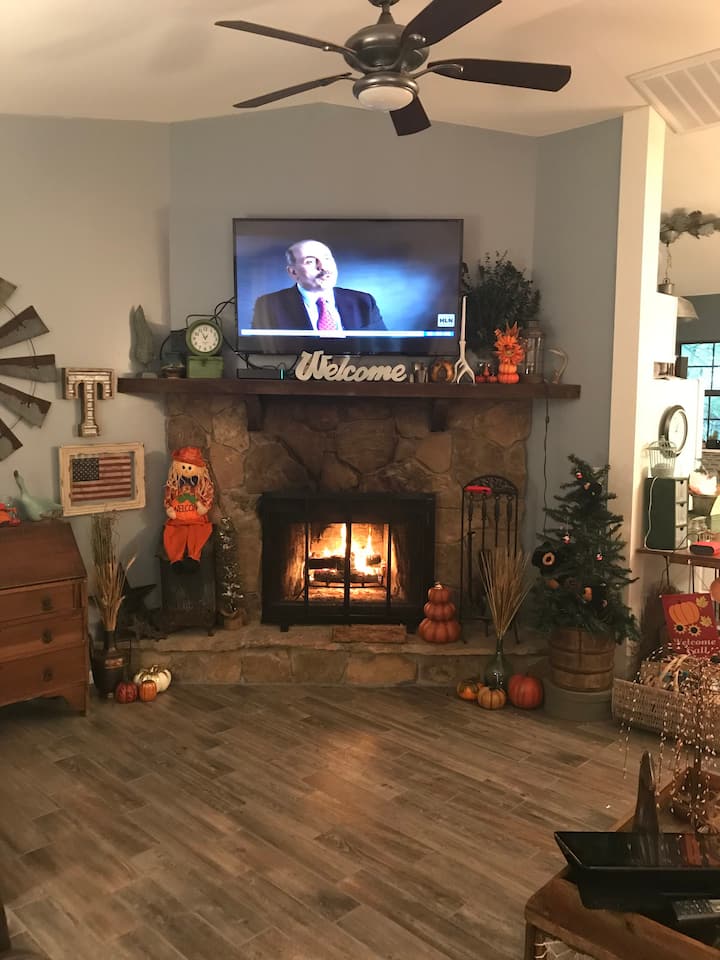 Mountain Cabin Home - Pigeon Forge, TN