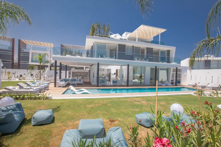Villa Nova, Sensational,luxury 4bdr Protaras Villa - Протарас