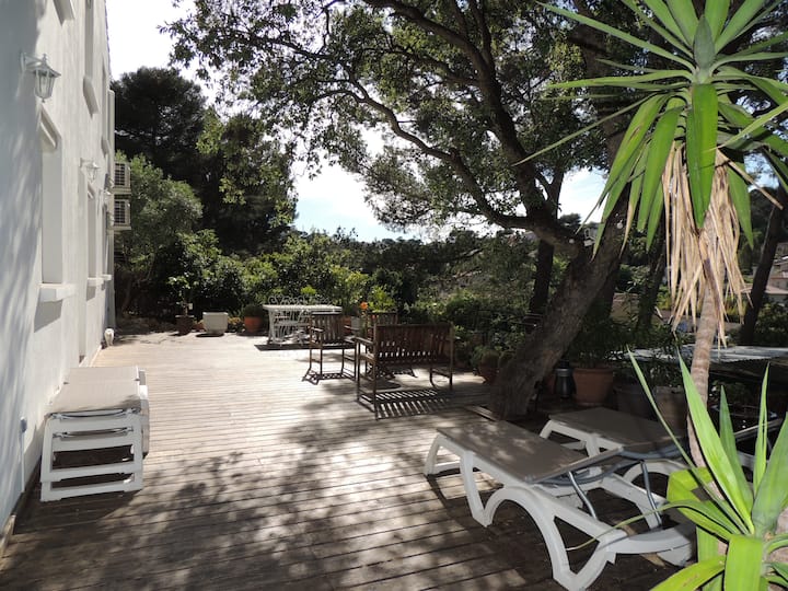 Bas De Villa Avec Terrasse 100m2 à 5 Min De La Mer - La Seyne-sur-Mer