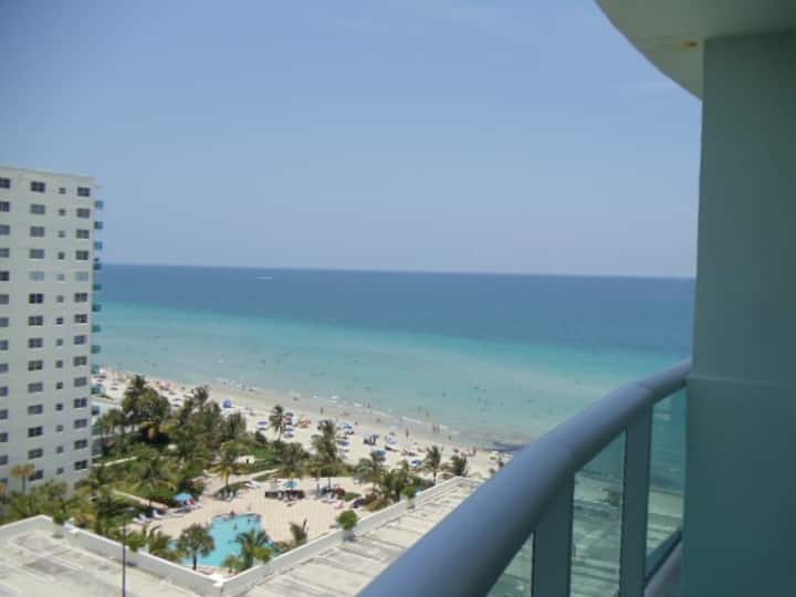 Excellent Direct Ocean View - Hollywood, FL