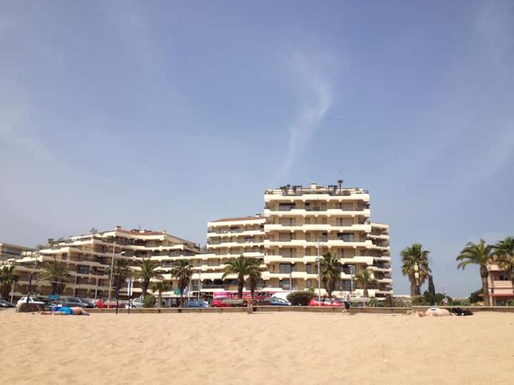Superbe T2 En Face De La Mer à Fréjus Plage - Fréjus