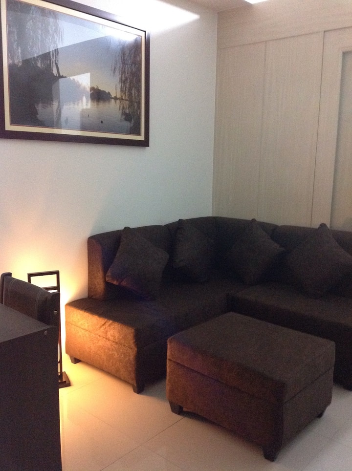 Jazz Up Your Life In This 1br Condo W/ Balcony! - Makati