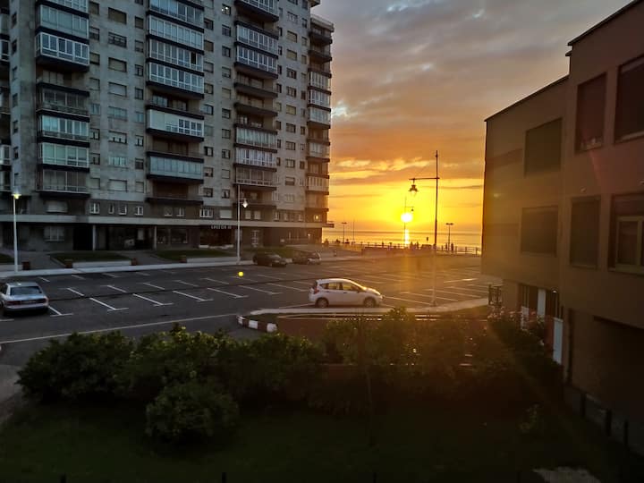 A 50 Metros De La Playa, Apartamento Confortable. - Aviles