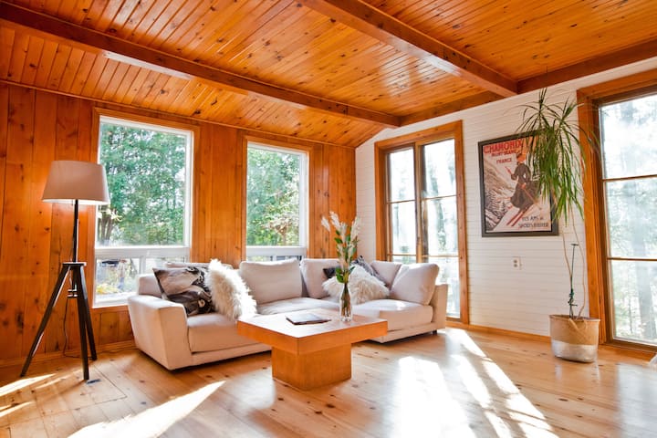 Waterfront Cottage Near Mont Tremblant - Laurentides