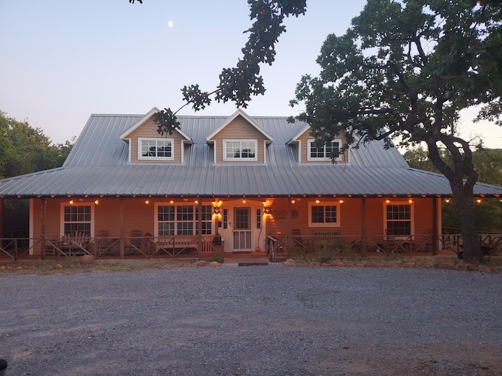 Stardust Inn: Good Medicine - Medicine Park, OK