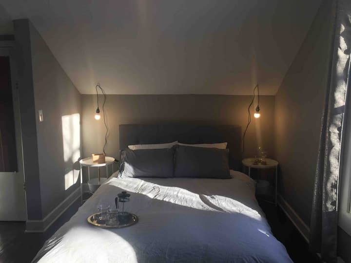 Close To Downtown Our Little Penthouse Staycation - Fargo, ND