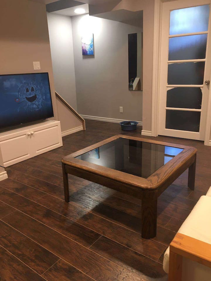 Hwy7 & Yonge 2 Bdrm Basement Aptmt, Priv-entrance - Toronto