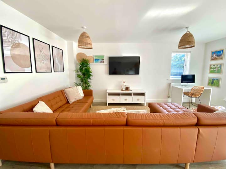 A Modern Family Friendly Home - Chichester