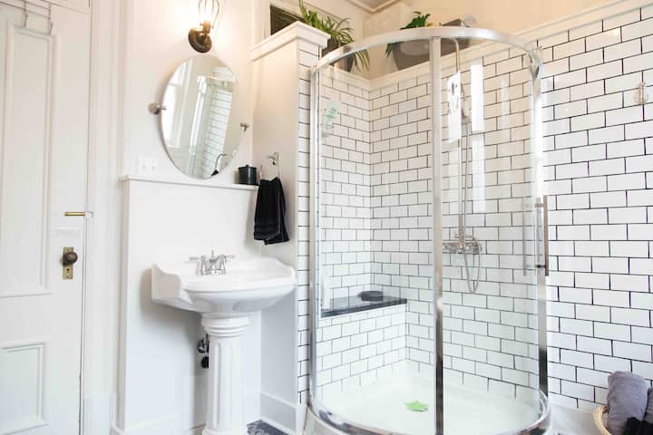 Spacious & Stunning 4 Bedroom Heritage Home - Saint John