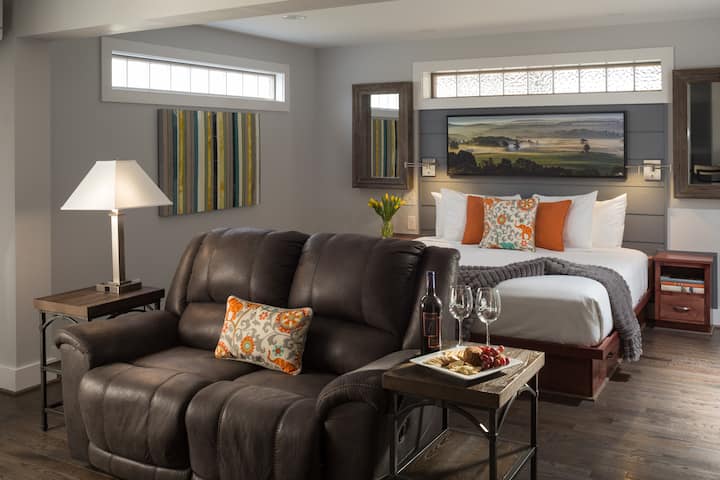 Bear Den Cottage - Iris Inn & Cabins - Waynesboro, VA