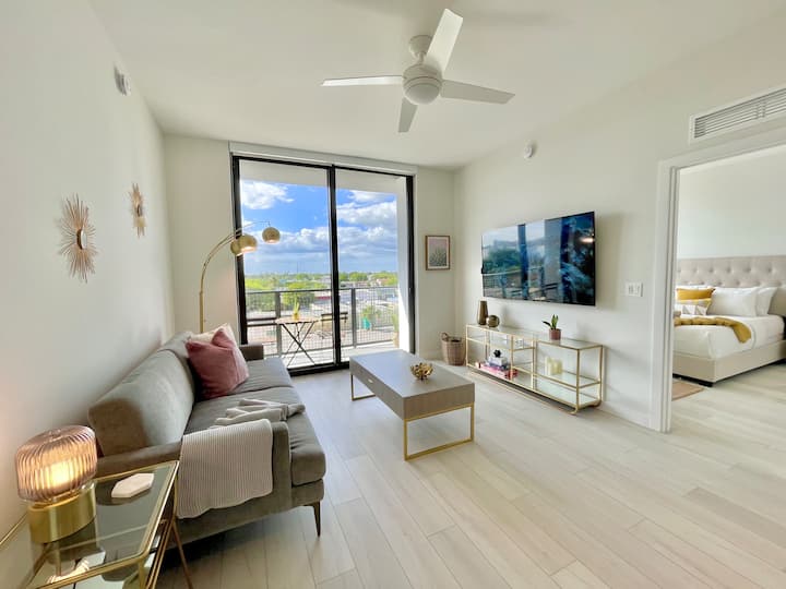 Luxury Resort Style 2 Bedroom Ftl Condo Near Beach - Fort Lauderdale