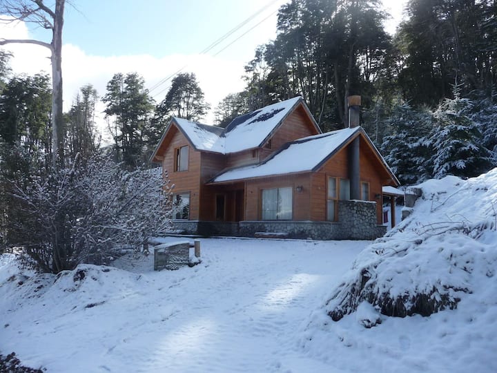 Casa Los Volcanes - Villa La Angostura