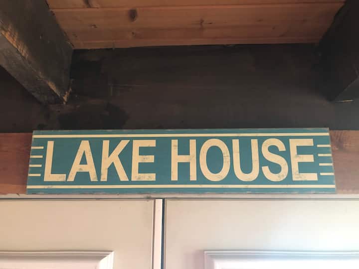Lakeside Cabin, Gorgeous View, Cascading Water - Dillard, GA