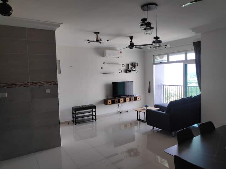 Ipoh City Center | Entire Apartment (6-8pax). - Ipoh