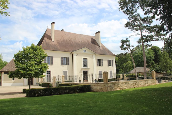 Palais Abbatial Domaine De L'abbaye De Maizières - Beaune