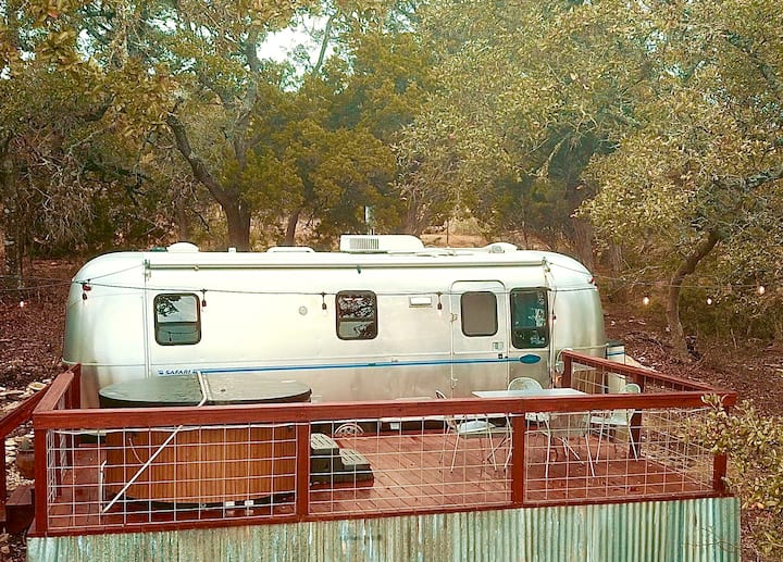 Airstream@ Screaming Goat Retreat - キャニオン・レイク, TX