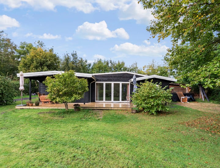 Nyrenoveret Sommerhus Tæt På Skov Og Strand - Dinamarca