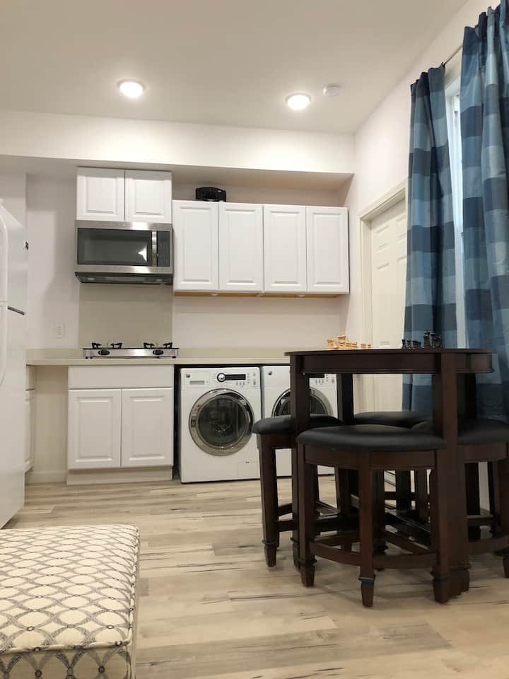 Cute Separate Place With Kitchen, Washer, Dryer . - Milpitas, CA