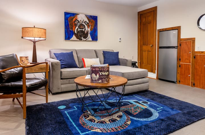 Charming Carriage House In Richmond's Fan District - Richmond, VA