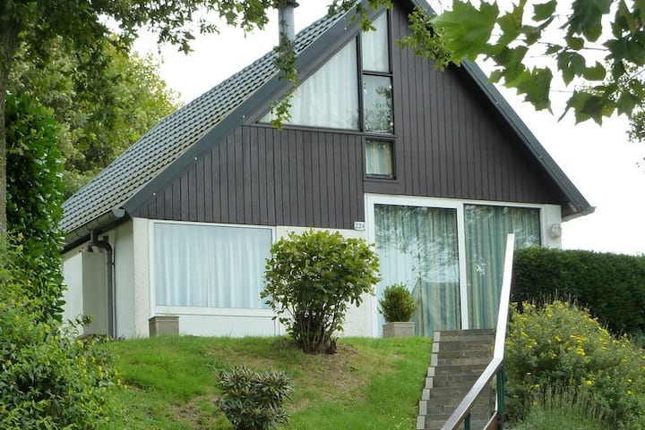 Vakantiehuisje Gemmenich; Natuur,heuvels,sportief - Kelmis